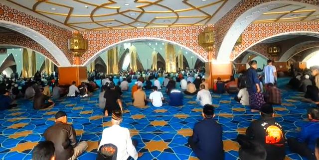 Hukum Syair dalam Islam dan Bersyair di Masjid » Masjid Raya Al Jabbar