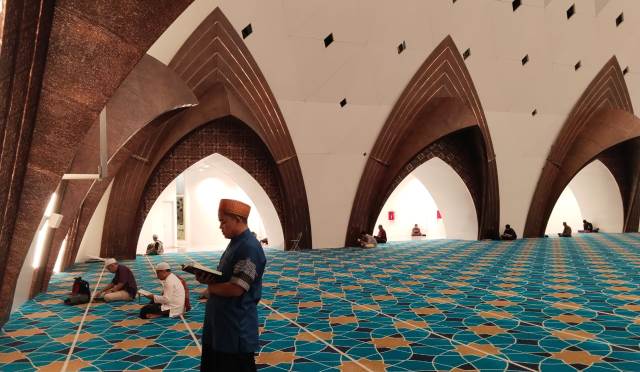 Marbot Masjid: Pengertian dan Tupoksi » Masjid Raya Al Jabbar